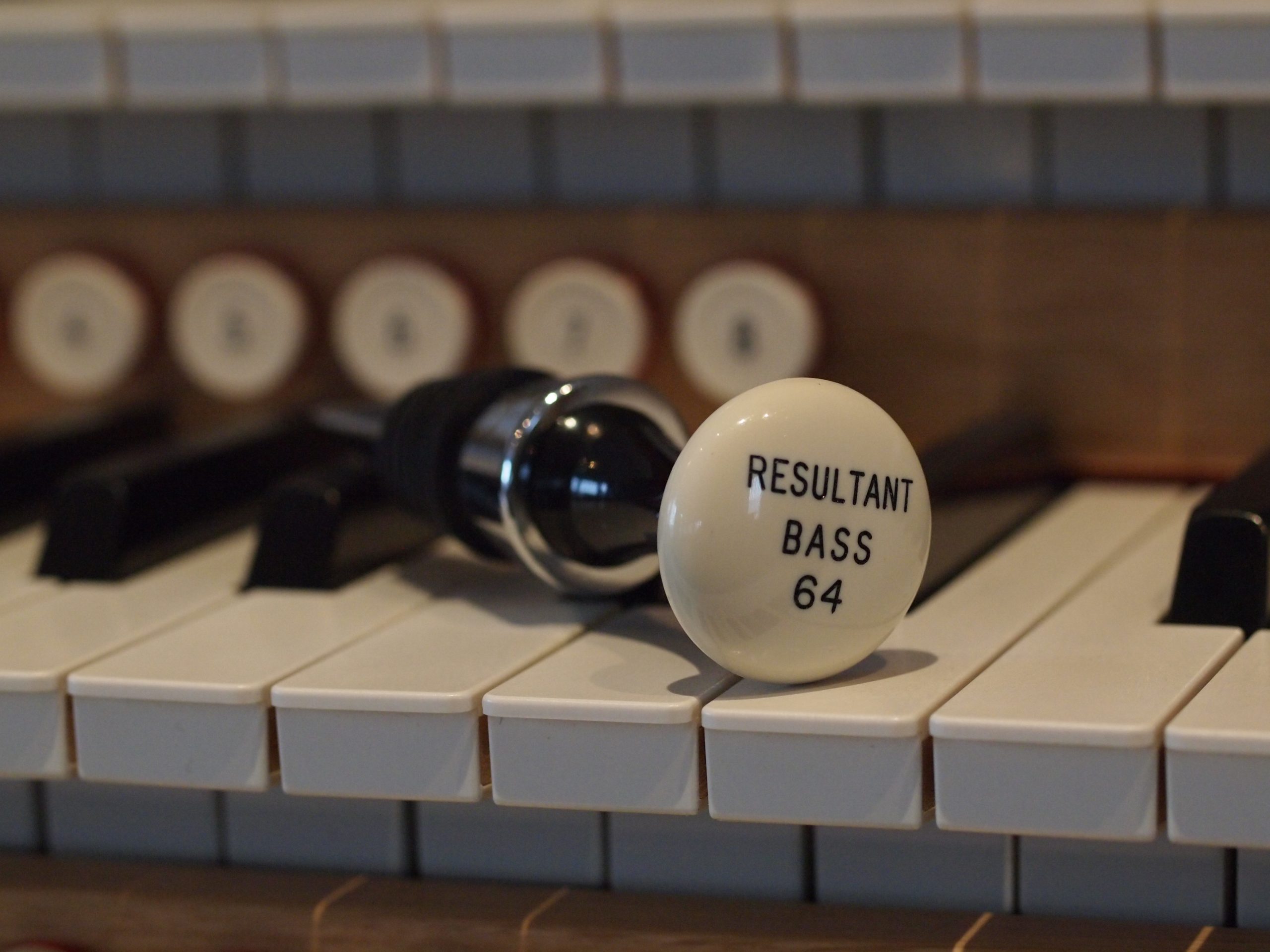 Resultant Bass 64' Wine Bottle Stopper - Church Organ World